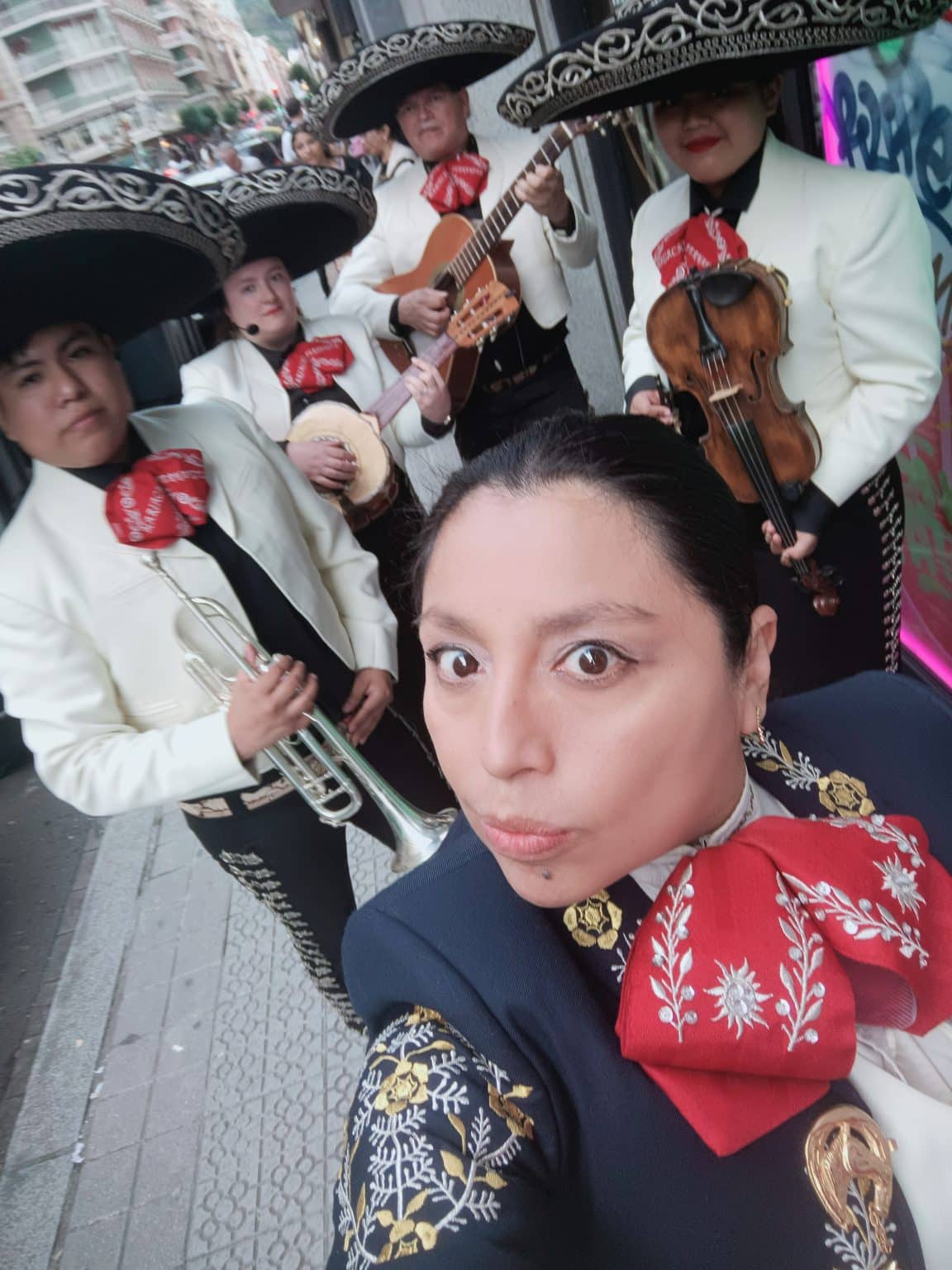 Blog Mariachis del Mariachi Azteca de Flor Fernández Blog Mariachis